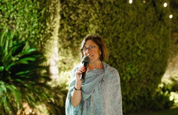 Neighbor Caroline Says Hi – Nevertheless Dementia, We Persist